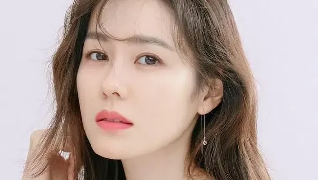 Makin Glowing Dan Awet Muda Di Usia 40 Tahun Intip Rahasia Kecantikan