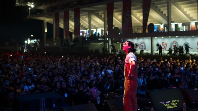 Kejutkan Digiland, Iqbaal Ramadhan Hadir untuk Oom Leo & Podkesmas