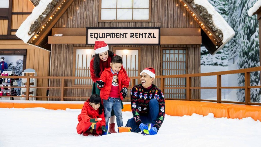 Nikmati Sensasi Bermain Salju ala Jepang di Trans Snow World Surabaya ... Nikmati Sensasi Bermain Salju ala Jepang di Trans Snow World Surabaya ...