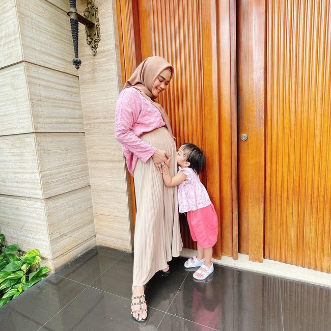 Sheza Idris Melahirkan Anak Kedua Selepas Azan Zuhur, Nama Bayinya ...