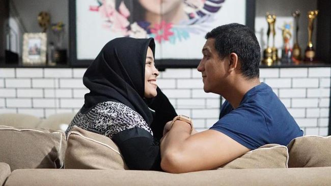 Dukungan Tantri untuk Sang Suami, Arda yang Mundur dari Posisi Vokalis Band Naff