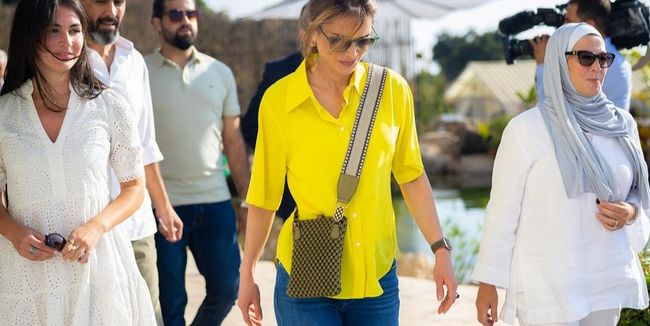 Ratu Rania Tampil Modis Kenakan Outfit Padu Padan Celana di Sejumlah ...