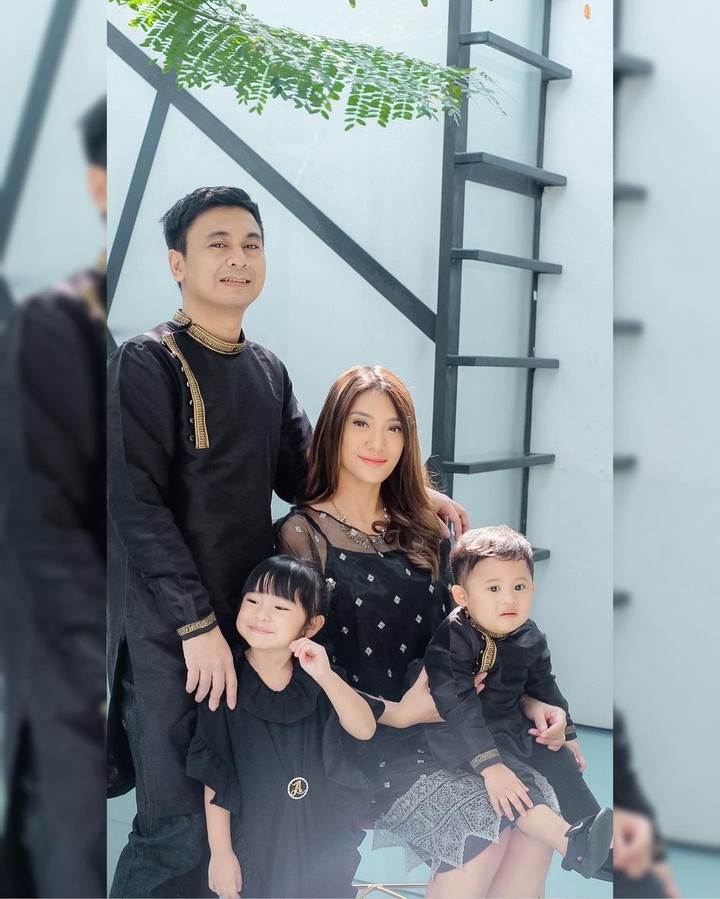 Masuk 100 Instagram Rich List 2022, Ini 7 Potret Raditya Dika Bersama ...