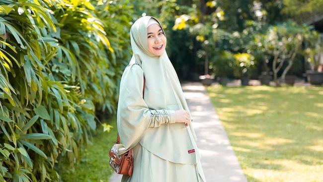 7 Potret Baby Bump Anisa Rahma Hamil Anak Kembar, Terlihat Makin ...