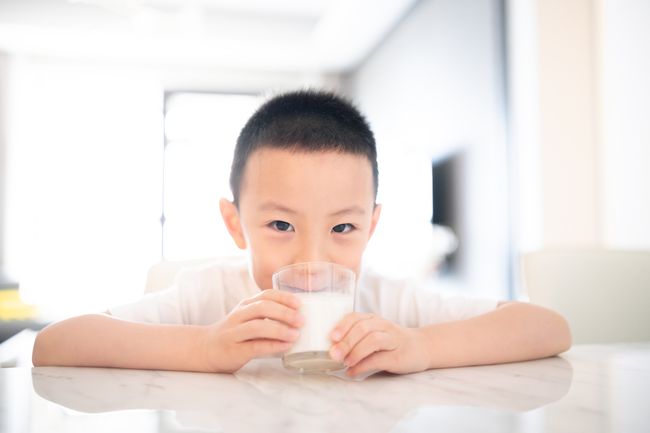 10 Rekomendasi Merek Susu Formula yang Bagus untuk Kecerdasan Otak