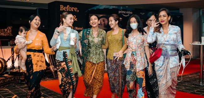 Punya Ciri Khas, Kenali Perbedaan Jenis Kebaya yang Ada di Indonesia!