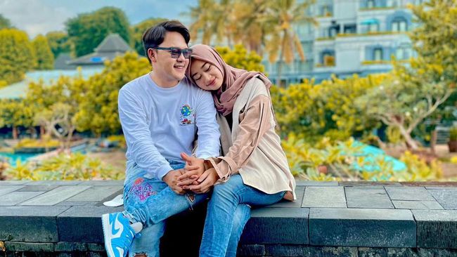 Sweet! Tak Mau LDR dengan Istri Dokter, Danang DA Tolak Beasiswa S3 di ...