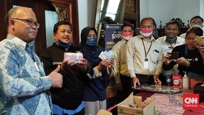 BI Ganti Tabungan Haji Samin yang Rusak Dimakan Rayap Rp20 Juta - paperplane