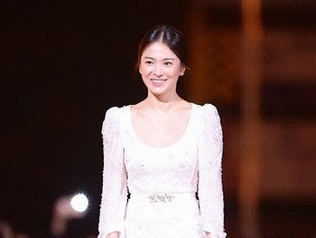 5 Gaya Song Hye Kyo Terbaik di Red Carpet, Tampil dengan Kecantikan yang Tak Lekang Oleh Waktu ...