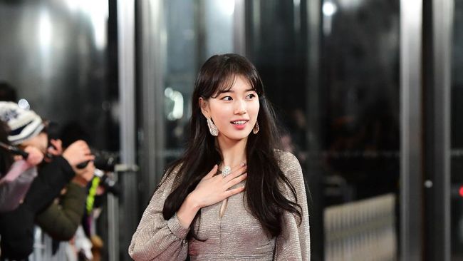 Deretan Gaya Bae Suzy Paling Menawan di Red Carpet, Sukses Membuat ...