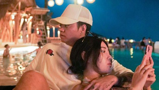 7 Potret Bahagia Reza Arap & Wendy Walters Sebelum Isu Perselingkuhan