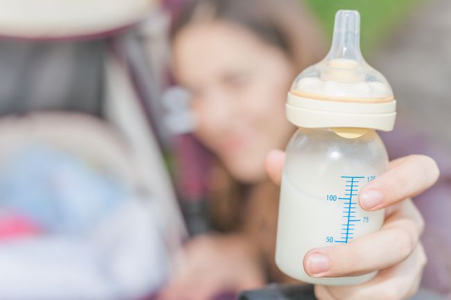 10 Tips Memilih Botol Susu Bayi Terbaik untuk Si Kecil