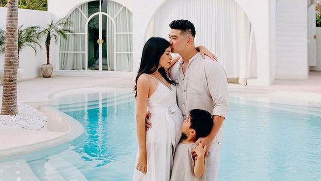 7 Potret Tiffany Soetanto Istri Chef Arnold, Sempat Sembunyikan ...