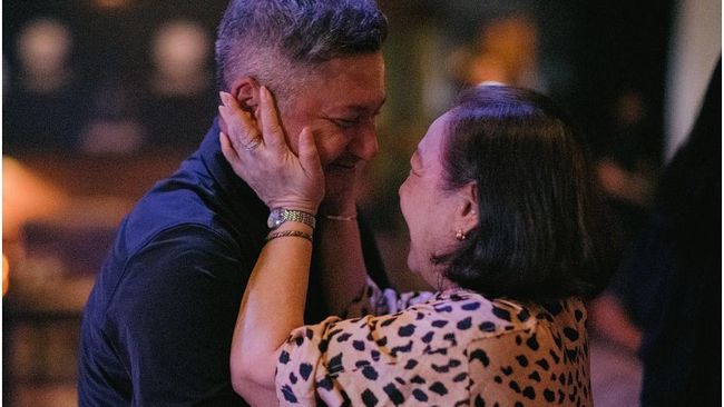 Ibunda Meninggal Dunia, Gading Marten: Selamat Jalan Mama Tersayang