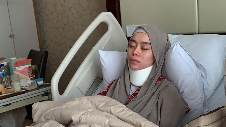 Muka Masih Mulus, Lesti Kejora Disebut Alami Luka di Bagian Sensitif Muka Masih Mulus, Lesti Kejora Disebut Alami Luka di Bagian Sensitif