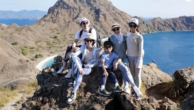 5 Potret Rionaldo Stokhorst Liburan Bersama Istri dan Anak di Labuan ...