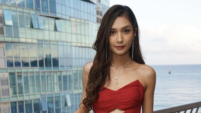 Intip Transformasi Gaya Mikha Tambayong dari Masa Remaja hingga Kini Jadi Istri Deva Mahenra