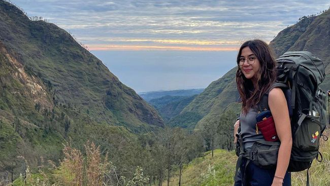 Adinda Thomas Hobi Naik Gunung, Sebut Rinjani yang Terindah