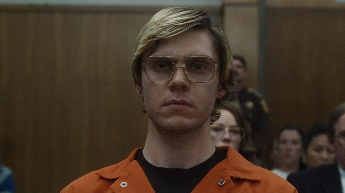 Review Serial: Monster - the Jeffrey Dahmer Story