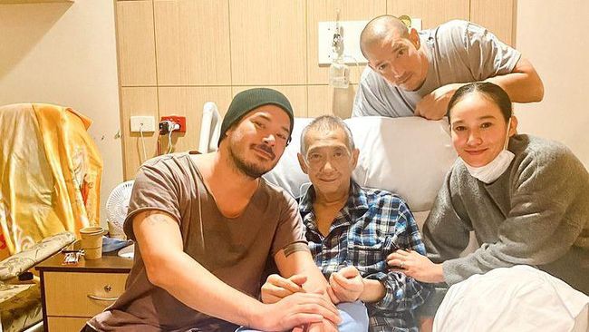 Pesan Duka Nafa Urbach untuk Ayah Zack Lee