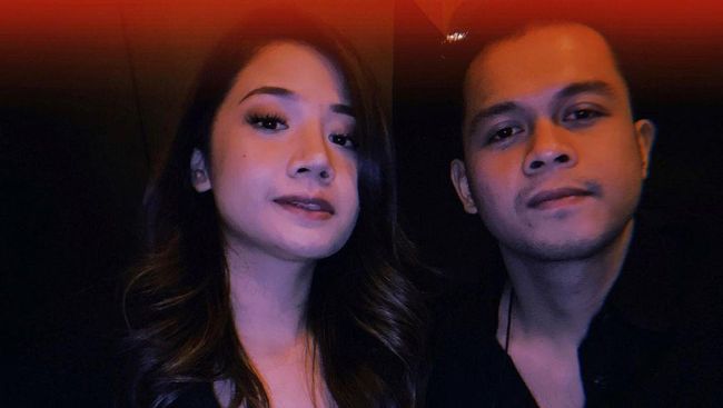 Momen Kenangan Rio Alief Drumer NOAH dengan Sang Istri