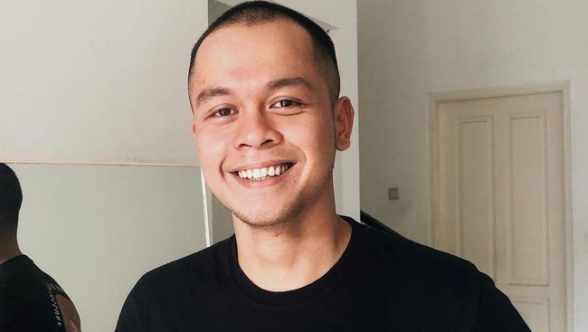 Rio Alief Drummer NOAH Pamer Pacar Daun Muda