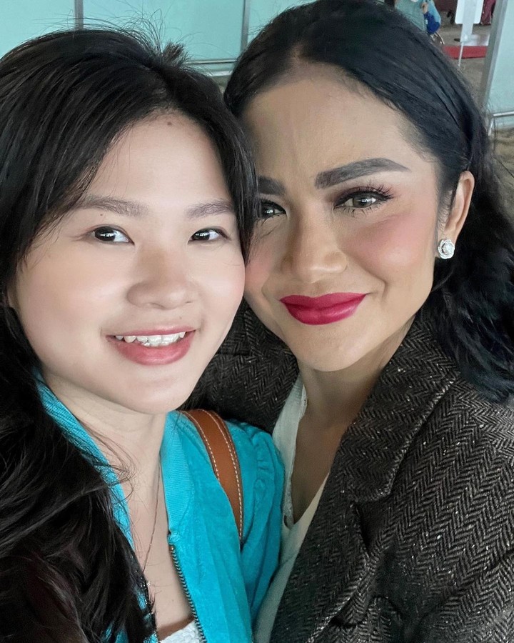 7 Potret Terbaru Felicia Tissue, Makin Cantik & Didoakan Ketemu Pangeran Baik Hati - 7