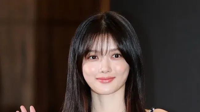 Cantik Dan Berbakat Sejak Kecil Intip Transformasi Kim Yoo Jung Karakter Utama Di Film 20th
