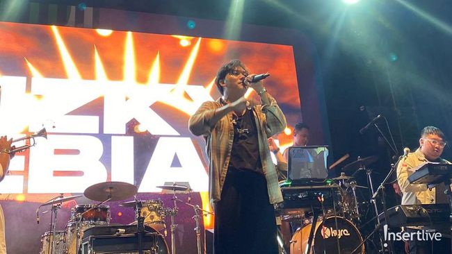 Rizky Febian Sukses Hipnotis Ribuan Penggemar di Jazz Goes To Campus 2022