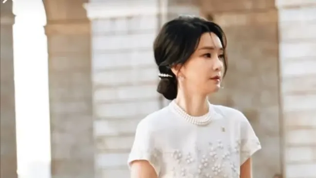 Simak Gaya Elegan Istri Presiden Korea Selatan Kim Keon Hee, Terbaru ...