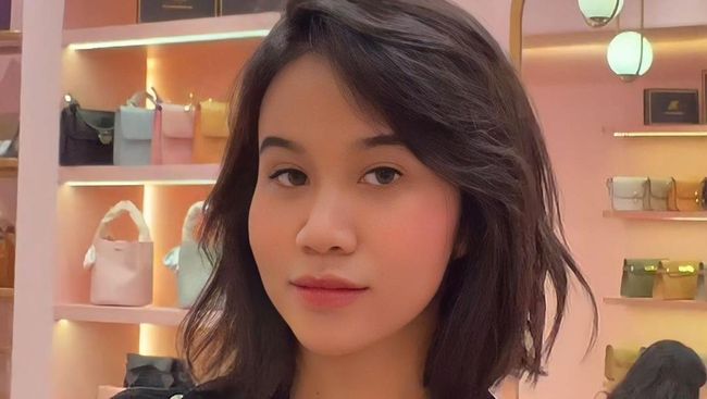 Cibiran terhadap Mayang yang disebut mirip Vanessa Angel usai potong rambut