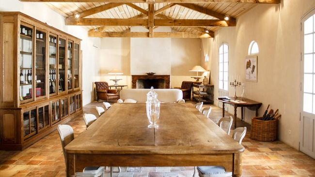 7 Meja Makan Paling Mahal di Dunia, Harganya Bisa Beli Rumah Bun