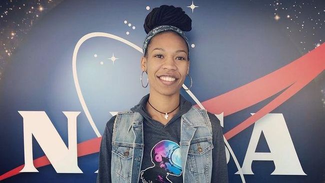 Mengenal Sabrina Thompson, Perancang Busana Khusus untuk Perempuan ke ...