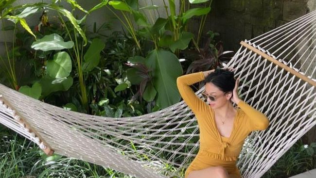 Penampilan Glenca Chysara Saat Berenang dengan Rendi Jhon Jadi Sorotan