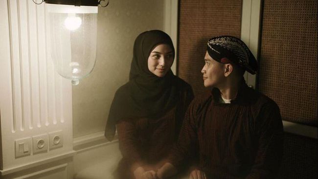 Potret Bahagia Rezky Aditya & Citra Kirana Rayakan Anniversary Ke-3