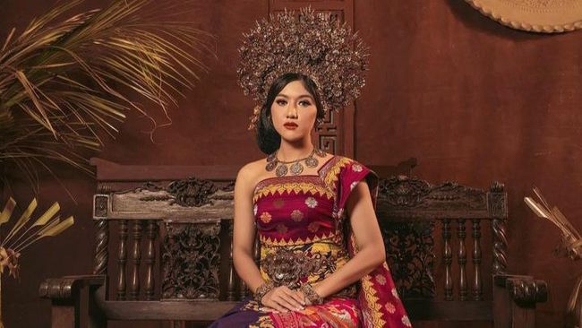 Menikah Pakai Adat Jogja, Erina Gudono Mengaku Galau Pilih Paes!