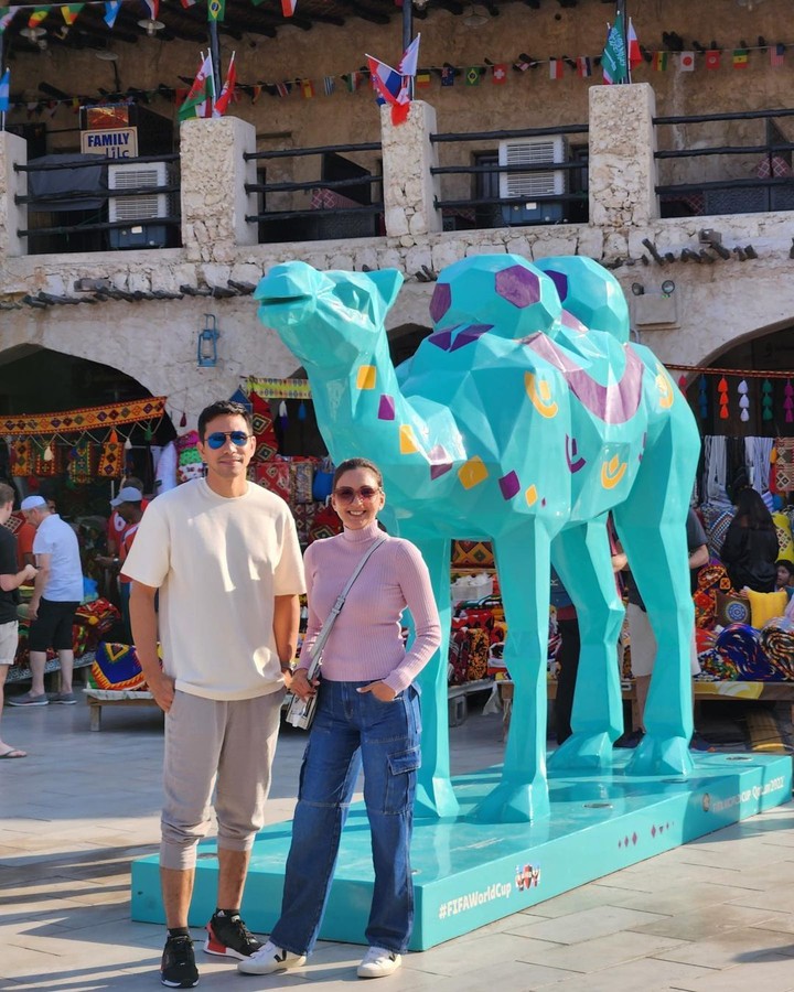 Pecinta Sepak Bola, Intip 7 Potret Donna Agnesia & Darius Nonton Piala ...