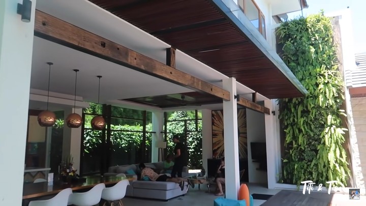 7 Potret Villa Titi Kamal di Bali, Berkonsep Terbuka Menyatu dengan ...