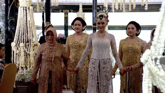 Acara Akad Nikah Kaesang dan Erina Menampilkan Rangkaian Prosesi Adat Jawa