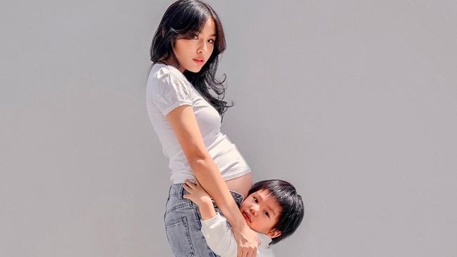 7 Potret Kehamilan Istri Chef Arnold dan Putra Pertamanya Arthur, Tak ...