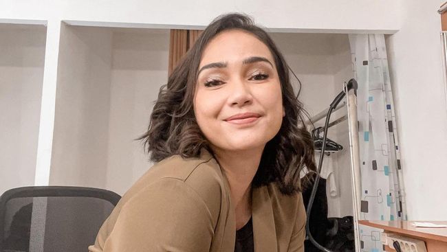 Selain Melaney Ricardo, 6 Selebritas Ini juga Jalani Operasi Angkat ...