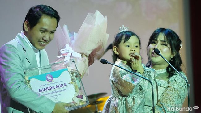 Momen Shabira Alula Menangis Haru Usai Terima Penghargaan di Pilihan ...