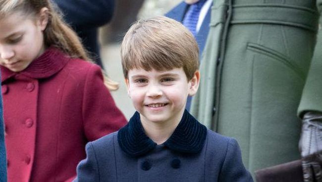Lucunya Prince Louis Pertama Kali Ikut Ritual Natal Kerajaan, Curi ...