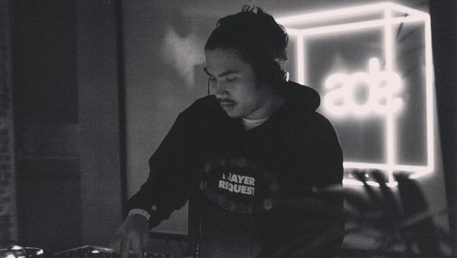 7 Potret Daffa Jenaro Putra Titi DJ, Tampan seperti Sang Ayah Bucek ...