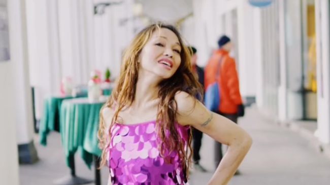 Lirik Lagu No Comment - Bunda Corla