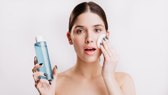 5 Manfaat Pakai Toner Wajah, Bikin Kulit Auto Glowing Termasuk?