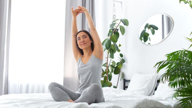 5 Gerakan Olahraga untuk Bikin Perut Rata, Mudah Dilakukan di Tempat Tidur