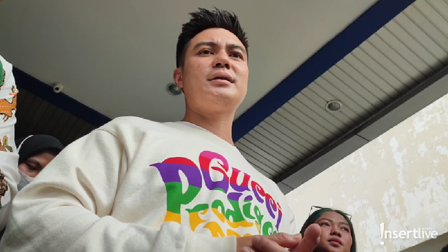 Lihat Ibu-ibu Pingsan di Depan Rumah, Baim Wong: Matanya Kedip-kedip Nih