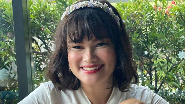 7 Potret Terbaru Tracy Trinita, Supermodel Internasional yang Kini ...