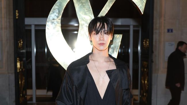 Simak Potret Memesona Ten Lee Saat Menghadiri Saint Laurent Fashion ...